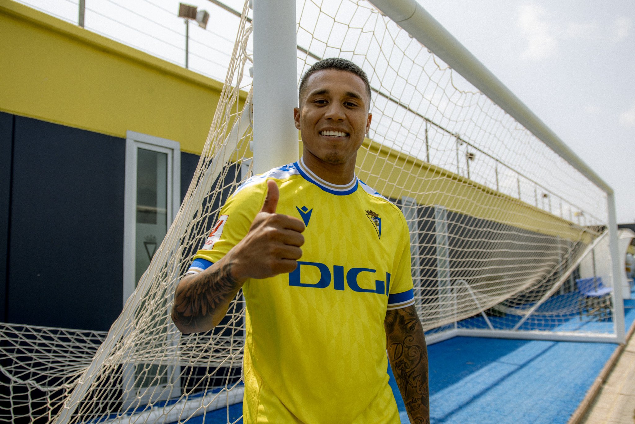 El hijo pródigo regresa: Darwin Machís al Cádiz - The Backhand Sports